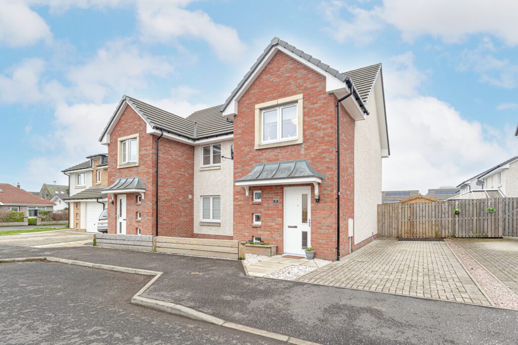 Queen Street, Alva, FK12 - Halliday Homes