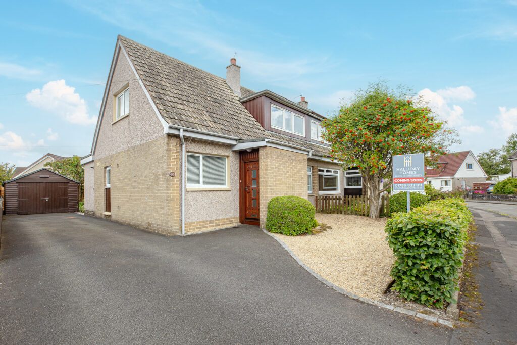Hume Crescent, Bridge of Allan, FK9 - Halliday Homes