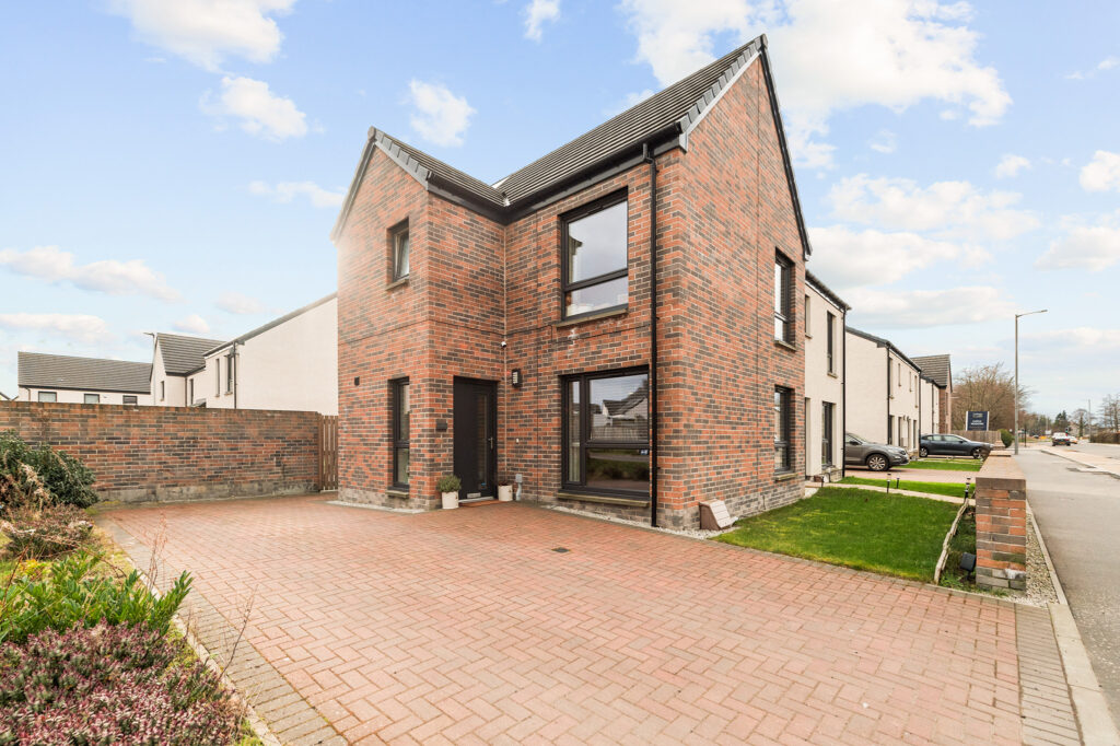 Drip Road, Stirling, FK8 - Halliday Homes