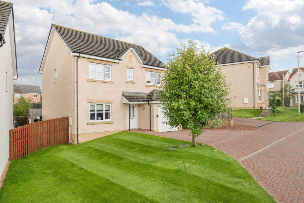 Charles Snedden Avenue, Bo'ness, EH51 - Halliday Homes